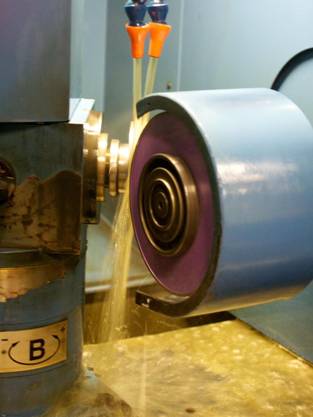 Sharpening circular knives